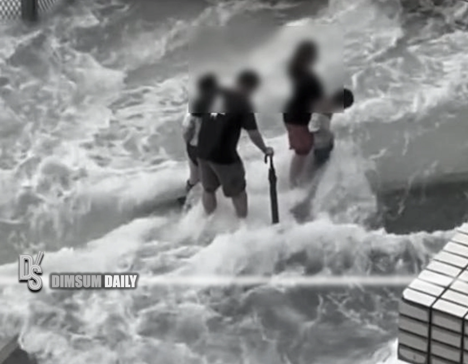 Another family ignites fury for wave-watching at Kennedy Town New Praya ...