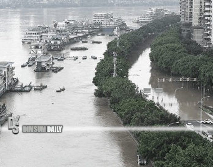 China issues orange alert as Typhoon Matmo approaches southern coast