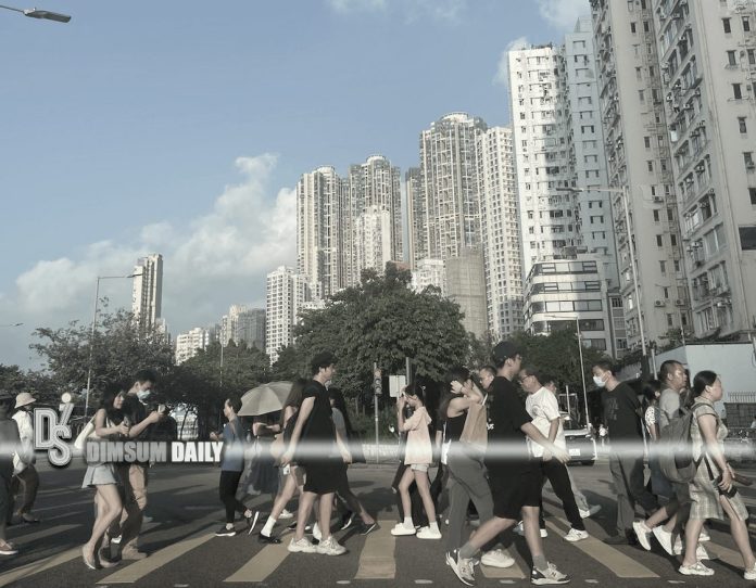 Hong Kong Observatory set to issue direct No. 3 Strong Wind Signal ...