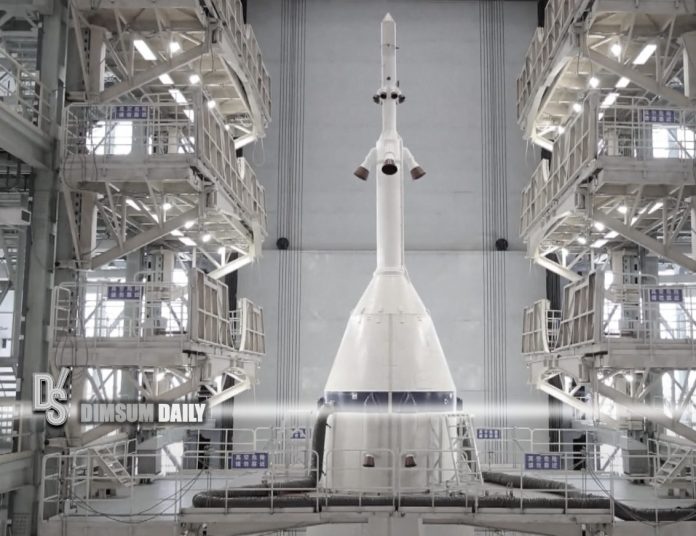 Shenzhou‑20 return delayed after suspected micrometeoroid or debris strike - Dimsum Daily