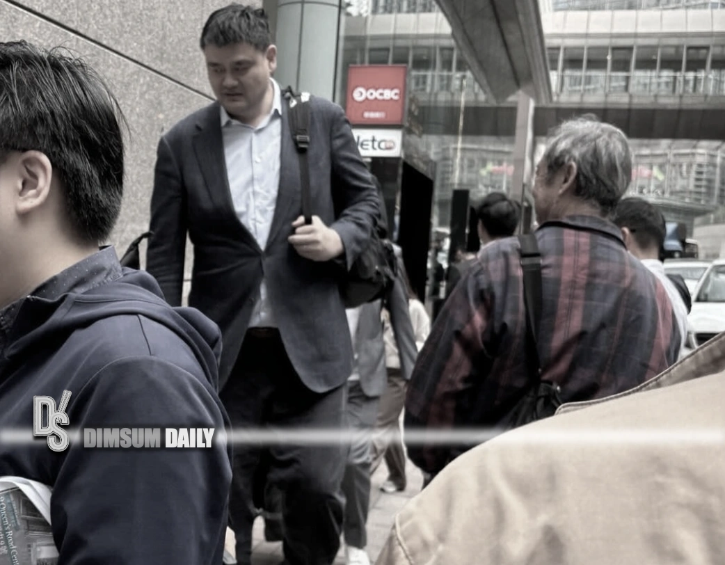Former NBA Star Yao Ming makes surprise appearance in Central Hong Kong