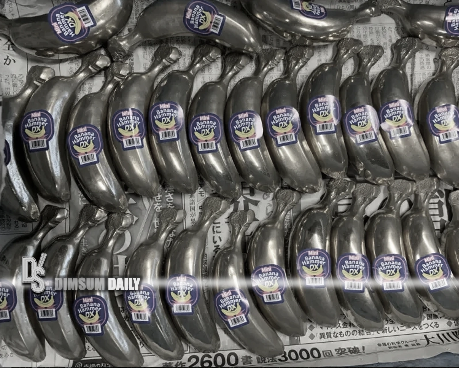 Japan’s steel “banana hammer” becomes surprise Christmas hit in Taiwan ...