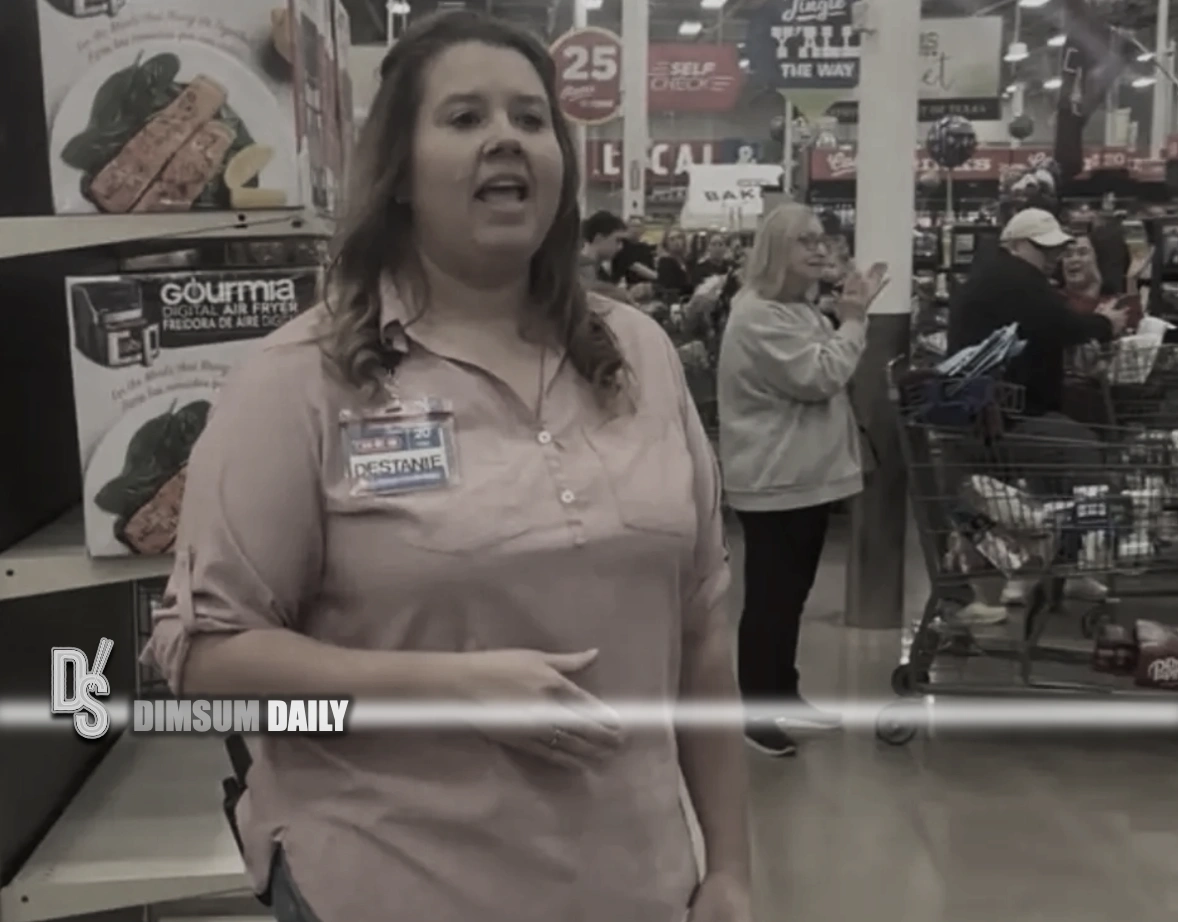 Texas supermarket gives away groceries after Christmas week till system ...