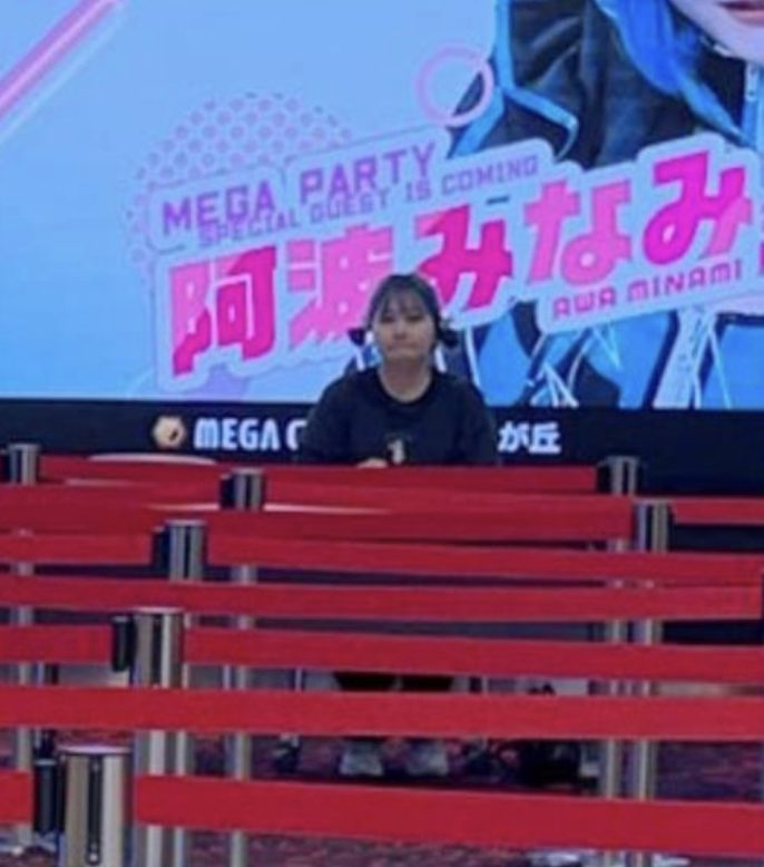 Japanese gravure idol’s Chiba handshake event draws ‘zero fans’