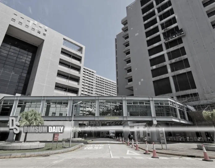 Pregnant woman gives birth outside Eastern Hospital after labour sudden ...