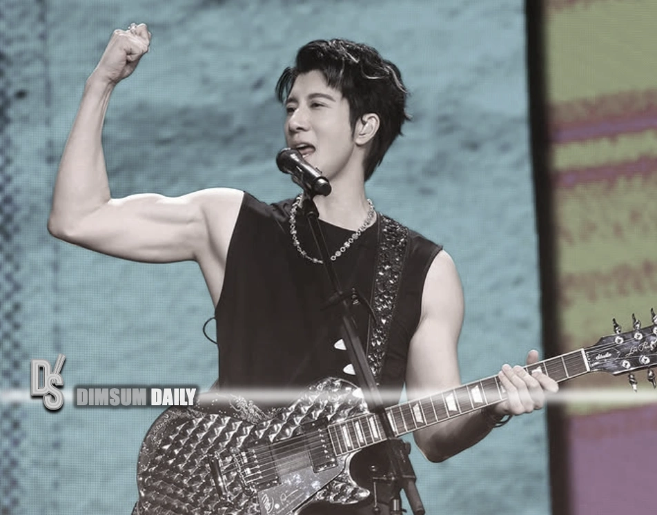 Wang Leehom's Zhejiang concert takes unexpected turn as necklace gets ...