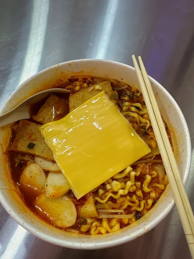 Schoodles opens third 24-hour unmanned self-service instant noodle ...
