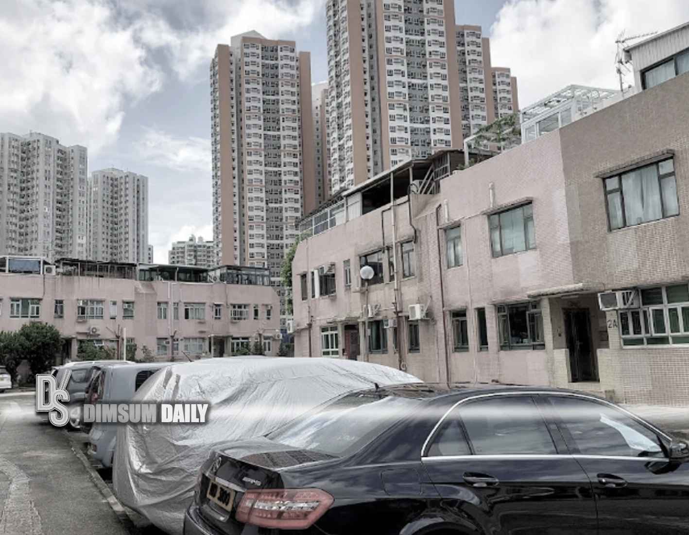 Electric bike battery catches fire in Fanling, leaving man with minor burns