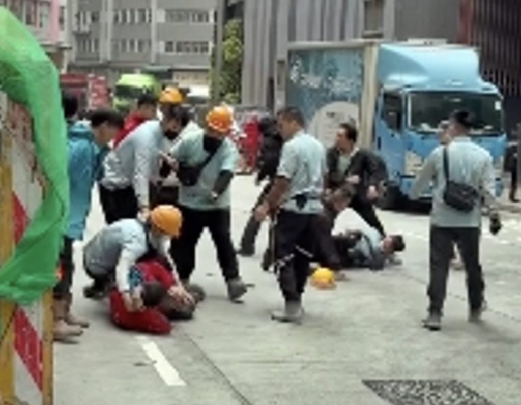 Street brawl in Tsuen Wan spills onto busy road, 4 arrested