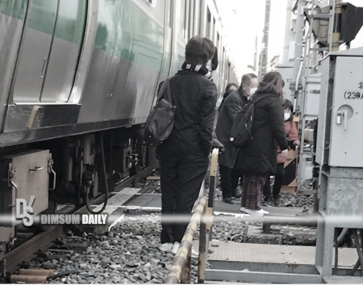 Tokyo JR scare as teen wields scissors on Saikyo Line, passengers flee ...