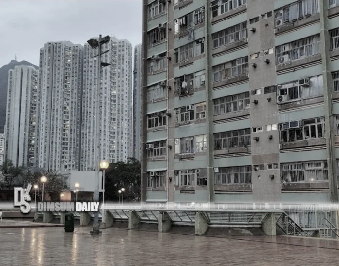 Man pours oil on Wan Tsui Estate rink in Chai Wan after dispute