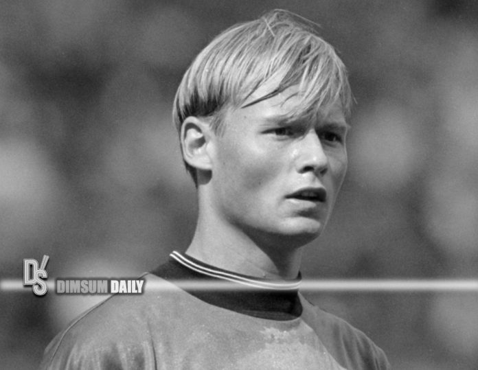 Ex‑Austria goalkeeper Manninger dies in train crash