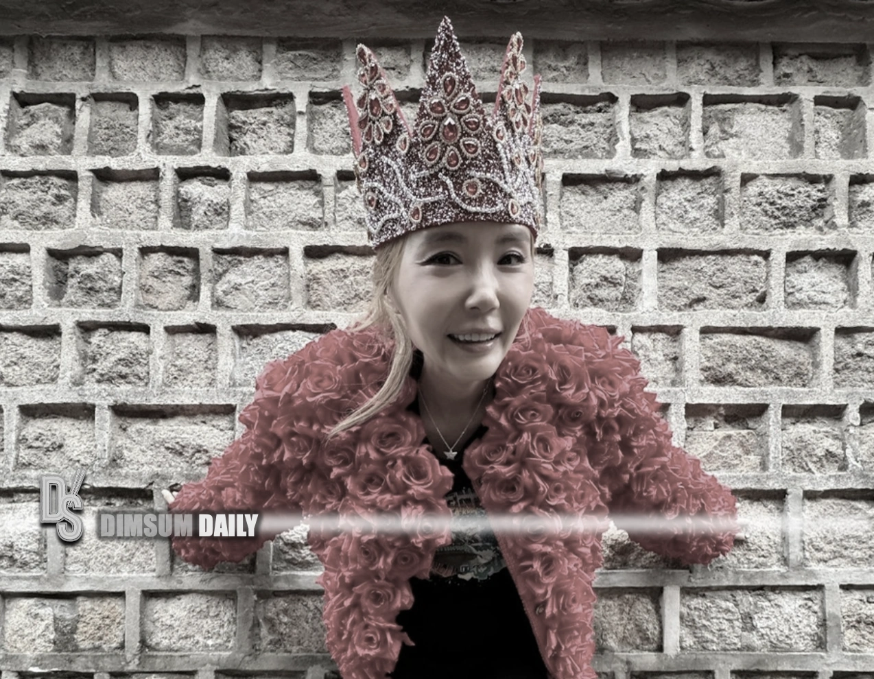 HK TV host Helen To thrilled after G‑Dragon shares her photo on Instagram
